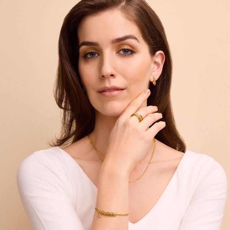 Lena Toggle Bracelet with Diamond in 18K Gold Plating - Theo Grace