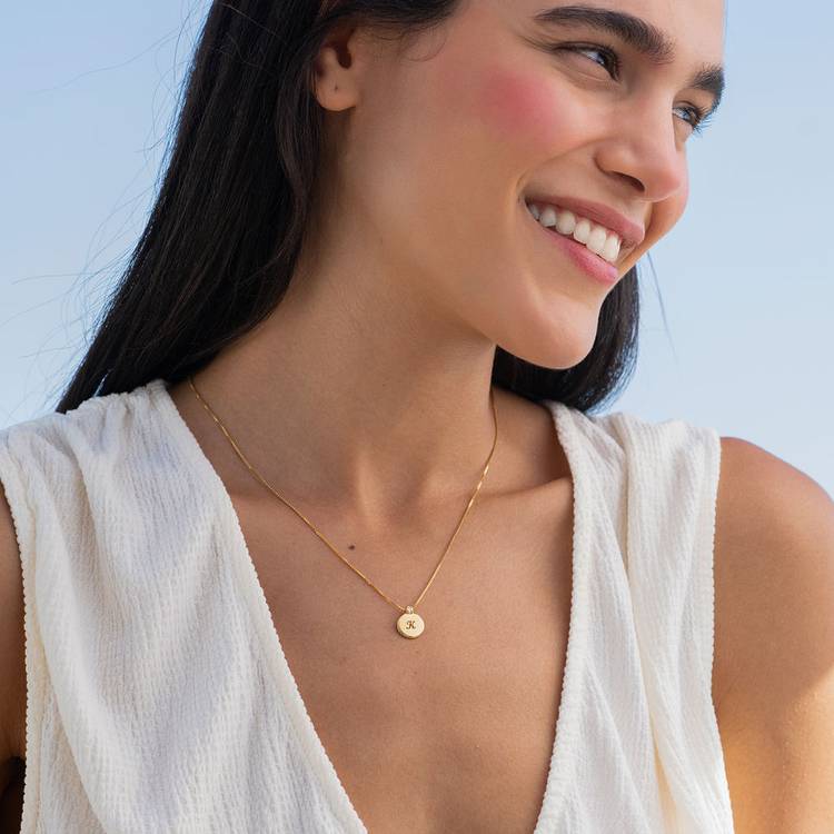 Small Circle Initial Necklace with Diamond in Gold Vermeil - Theo Grace
